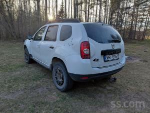 Белый Дачия Duster 2010 в Лиепая, объемом двигателя 1.50 л и пробегом 305 тыс. км за 3000 €, фото 5 на AUTOMOTO.COM.LV