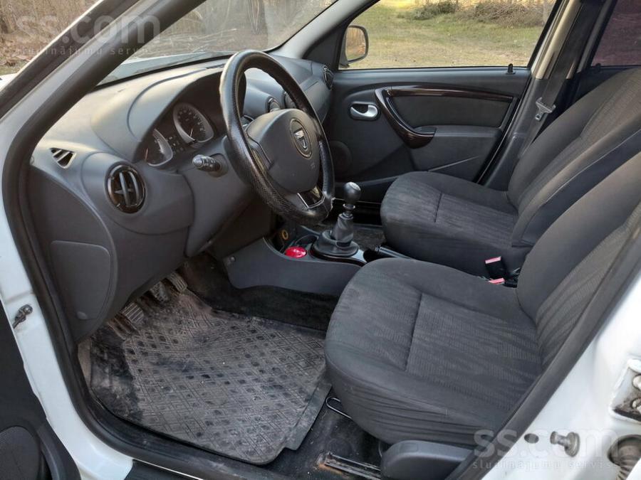 Белый Дачия Duster 2010 в Лиепая, объемом двигателя 1.50 л и пробегом 305 тыс. км за 3000 €, фото 8 на AUTOMOTO.COM.LV