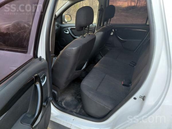 White Dacia Duster 2010 in Liepaja, with an engine capacity of 1.50 L and mileage of 305 thousand km for 3000 €, photo 8 on AUTOMOTO.COM.LV