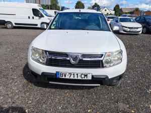 White Dacia Duster 2011 in Taurage, with an engine capacity of 1.46 L and mileage of 230 thousand km for 3300 €, photo  on AUTOMOTO.COM.LV