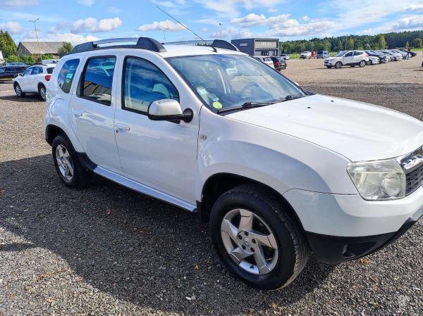 Белый Дачия Duster 2011 в Таураге, объемом двигателя 1.46 л и пробегом 230 тыс. км за 3300 €, фото 4 на AUTOMOTO.COM.LV