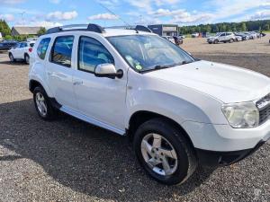 White Dacia Duster 2011 in Taurage, with an engine capacity of 1.46 L and mileage of 230 thousand km for 3300 €, photo 4 on AUTOMOTO.COM.LV
