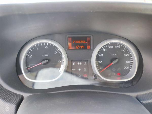 Белый Дачия Duster 2011 в Таураге, объемом двигателя 1.46 л и пробегом 230 тыс. км за 3300 €, фото 10 на AUTOMOTO.COM.LV