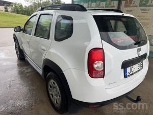 White Dacia Duster 2012 in Rezekne, with an engine capacity of 1.50 L and mileage of 205 thousand km for 13500 €, photo 3 on AUTOMOTO.COM.LV