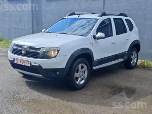 White Dacia Duster 2012 in Ogre, with an engine capacity of 1.50 L and mileage of 156 thousand km for 6750 €, photo 4 on AUTOMOTO.COM.LV