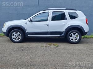 White Dacia Duster 2012 in Ogre, with an engine capacity of 1.50 L and mileage of 156 thousand km for 6750 €, photo 5 on AUTOMOTO.COM.LV