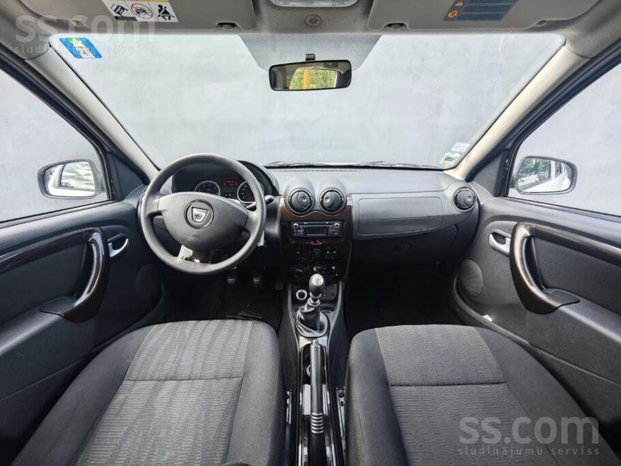 White Dacia Duster 2012 in Ogre, with an engine capacity of 1.50 L and mileage of 156 thousand km for 6750 €, photo 14 on AUTOMOTO.COM.LV