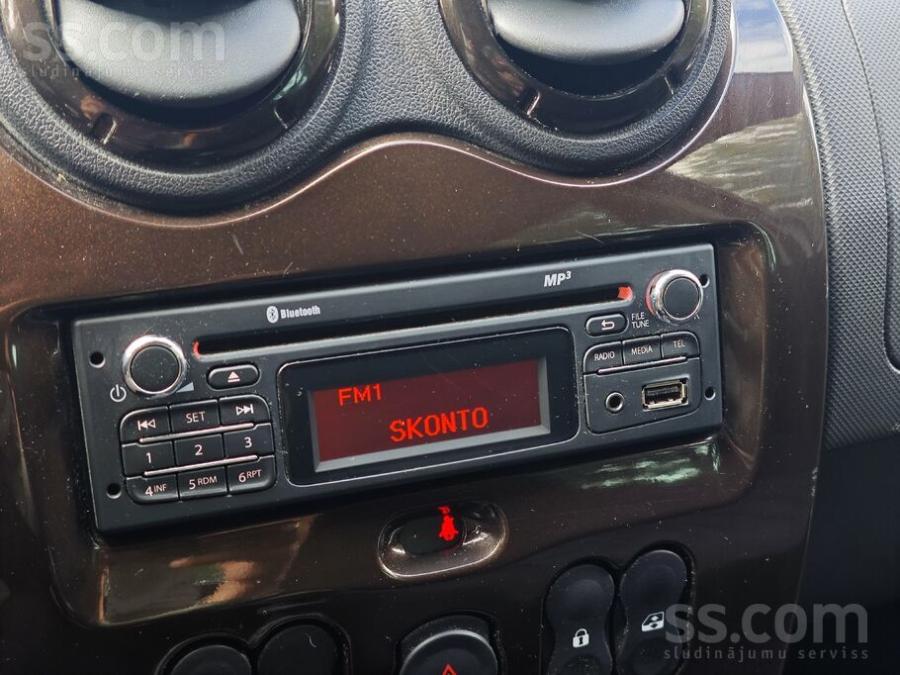 White Dacia Duster 2012 in Ogre, with an engine capacity of 1.50 L and mileage of 156 thousand km for 6750 €, photo 16 on AUTOMOTO.COM.LV