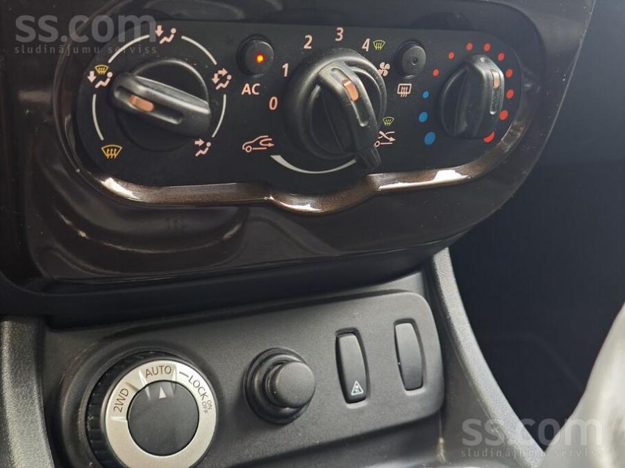 White Dacia Duster 2012 in Ogre, with an engine capacity of 1.50 L and mileage of 156 thousand km for 6750 €, photo 17 on AUTOMOTO.COM.LV