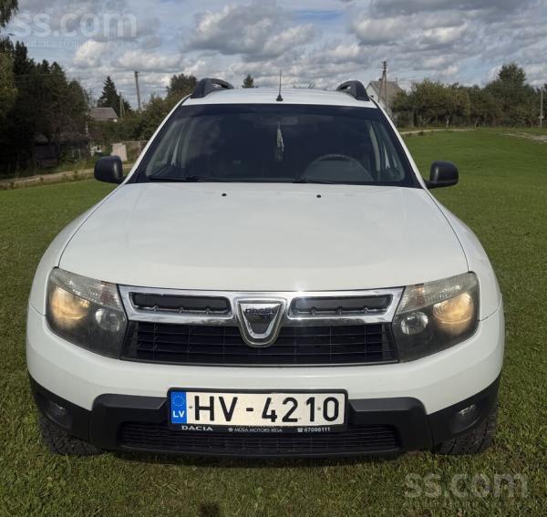 Белый Дачия Duster 2012 в Резекне, объемом двигателя 1.50 л и пробегом 216 тыс. км за 4900 €, фото 1 на AUTOMOTO.COM.LV