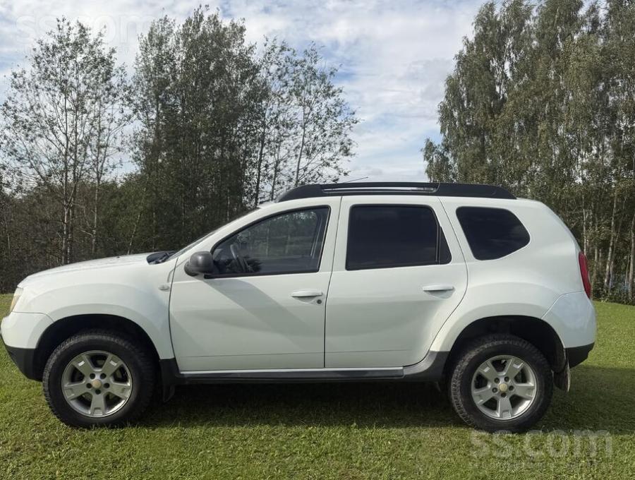 White Dacia Duster 2012 in Rezekne, with an engine capacity of 1.50 L and mileage of 216 thousand km for 4900 €, photo 3 on AUTOMOTO.COM.LV