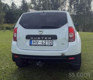 White Dacia Duster 2012 in Rezekne, with an engine capacity of 1.50 L and mileage of 216 thousand km for 4900 €, photo 5 on AUTOMOTO.COM.LV