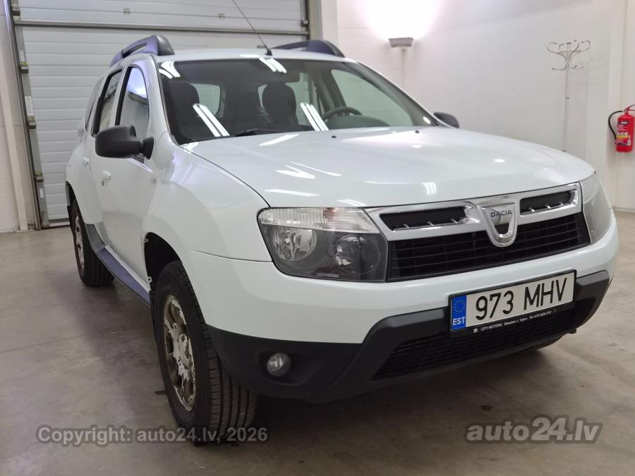 White Dacia Duster 2013 in Haapsalu, with an engine capacity of 1.50 L and mileage of 154 thousand km for 5899 €, photo 5 on AUTOMOTO.COM.LV