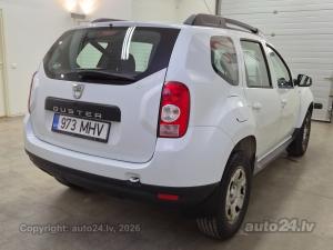 White Dacia Duster 2013 in Haapsalu, with an engine capacity of 1.50 L and mileage of 154 thousand km for 5899 €, photo 9 on AUTOMOTO.COM.LV