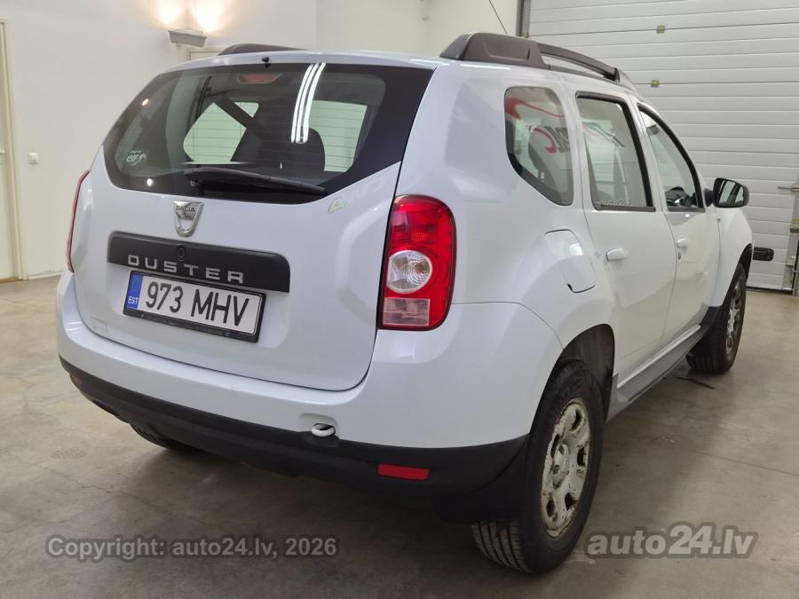 White Dacia Duster 2013 in Haapsalu, with an engine capacity of 1.50 L and mileage of 154 thousand km for 5899 €, photo 9 on AUTOMOTO.COM.LV