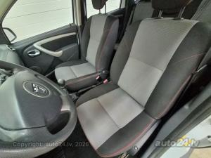 White Dacia Duster 2013 in Haapsalu, with an engine capacity of 1.50 L and mileage of 154 thousand km for 5899 €, photo 13 on AUTOMOTO.COM.LV