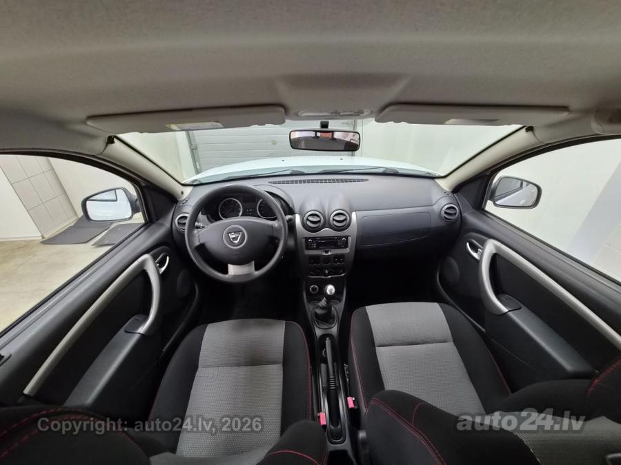 White Dacia Duster 2013 in Haapsalu, with an engine capacity of 1.50 L and mileage of 154 thousand km for 5899 €, photo 20 on AUTOMOTO.COM.LV