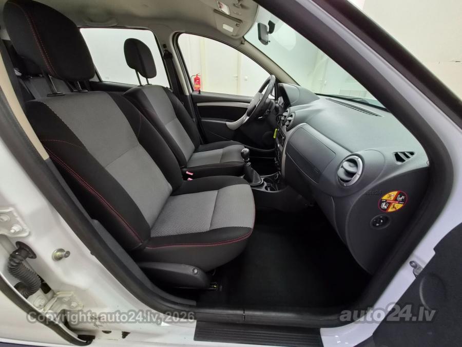 White Dacia Duster 2013 in Haapsalu, with an engine capacity of 1.50 L and mileage of 154 thousand km for 5899 €, photo 22 on AUTOMOTO.COM.LV