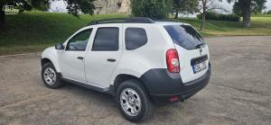 White Dacia Duster 2013 in Kaunas, with an engine capacity of 1.50 L and mileage of 328 thousand km for 4999 €, photo 4 on AUTOMOTO.COM.LV