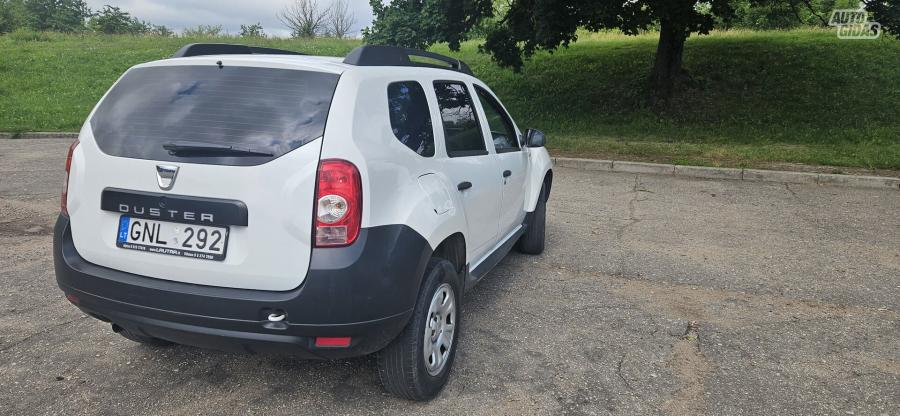 White Dacia Duster 2013 in Kaunas, with an engine capacity of 1.50 L and mileage of 328 thousand km for 4999 €, photo 5 on AUTOMOTO.COM.LV