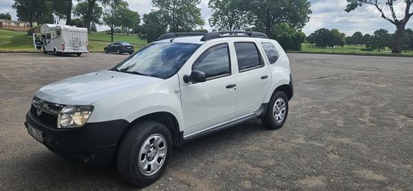 White Dacia Duster 2013 in Kaunas, with an engine capacity of 1.50 L and mileage of 328 thousand km for 4999 €, photo 5 on AUTOMOTO.COM.LV