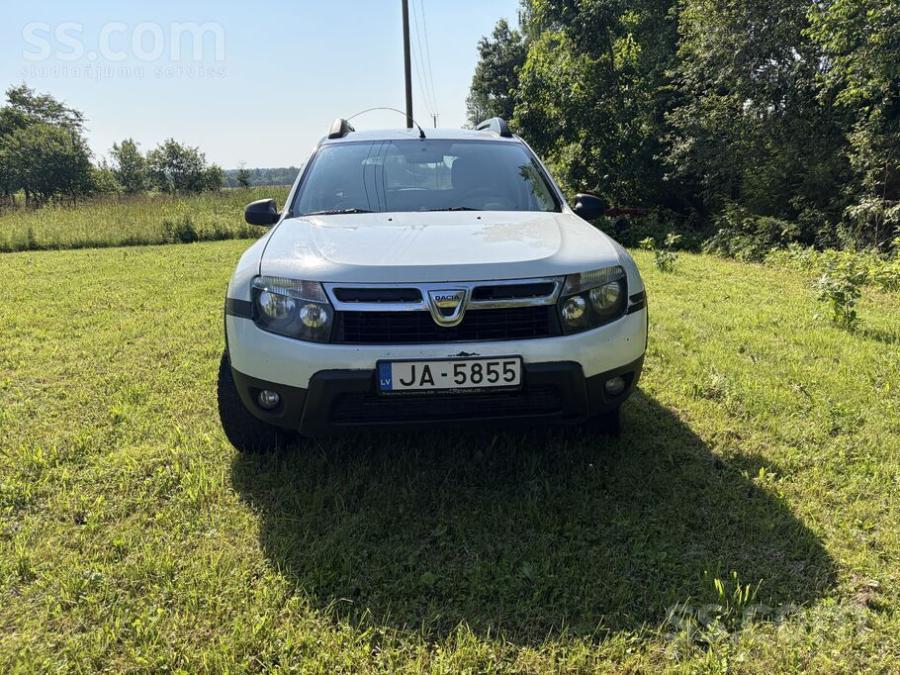 Balts Dacia Duster 2013 Gulbene, ar dzinēja tilpumu 1.50 L un nobraukumu 293 tūkst. km par 3300 €, foto 3 vietnē AUTOMOTO.COM.LV