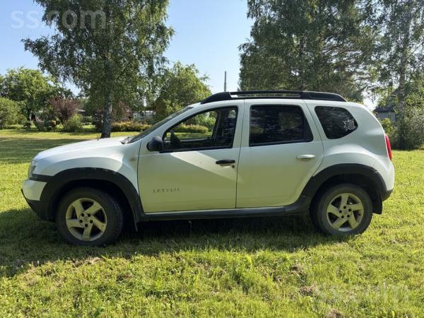 Balts Dacia Duster 2013 Gulbene, ar dzinēja tilpumu 1.50 L un nobraukumu 293 tūkst. km par 3300 €, foto 3 vietnē AUTOMOTO.COM.LV