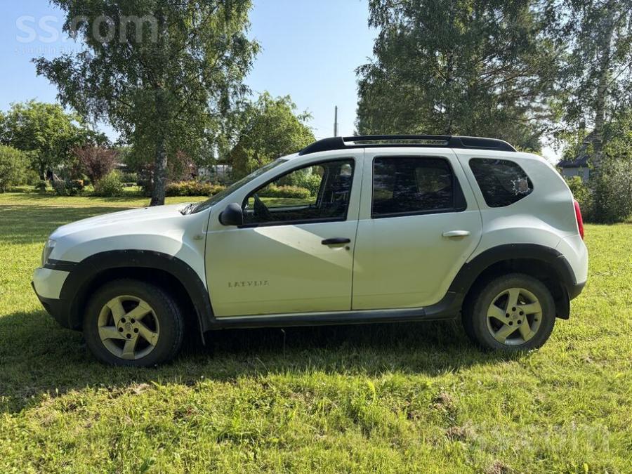 Balts Dacia Duster 2013 Gulbene, ar dzinēja tilpumu 1.50 L un nobraukumu 293 tūkst. km par 3300 €, foto 4 vietnē AUTOMOTO.COM.LV