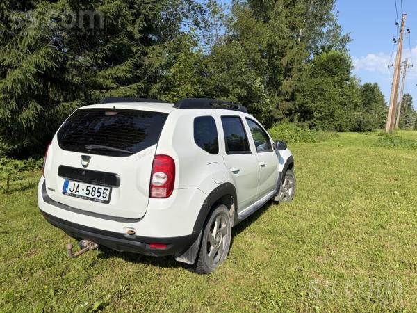 Balts Dacia Duster 2013 Gulbene, ar dzinēja tilpumu 1.50 L un nobraukumu 293 tūkst. km par 3300 €, foto 6 vietnē AUTOMOTO.COM.LV