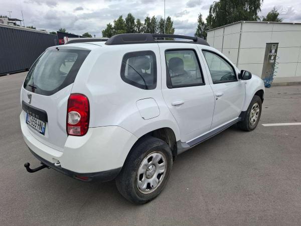 Белый Дачия Duster 2013 в Таураге, объемом двигателя 1.46 л и пробегом 295 тыс. км за 3500 €, фото 3 на AUTOMOTO.COM.LV