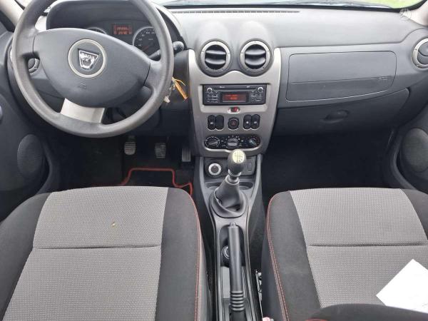 Белый Дачия Duster 2013 в Таураге, объемом двигателя 1.46 л и пробегом 295 тыс. км за 3500 €, фото 5 на AUTOMOTO.COM.LV