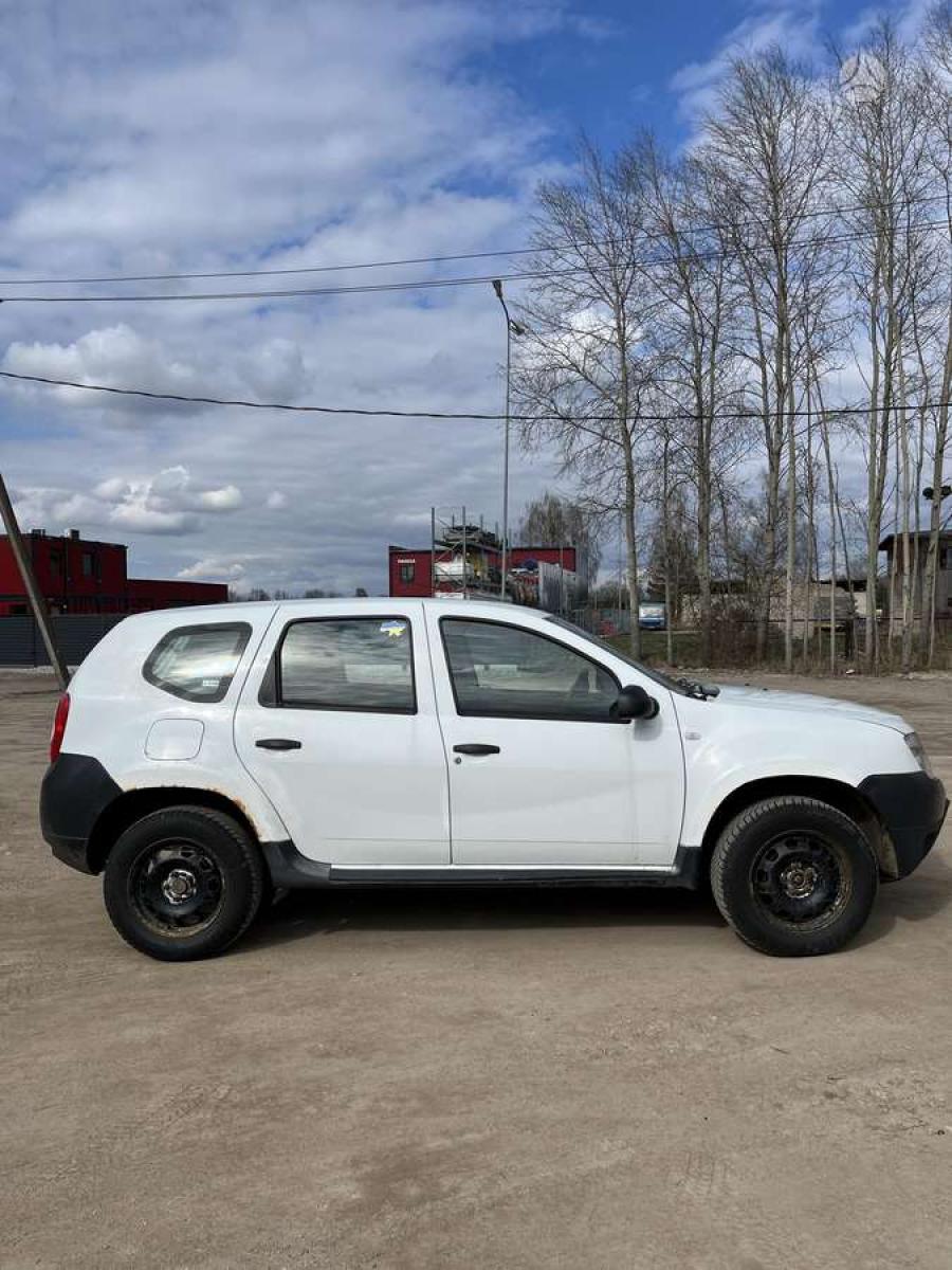 Белый Дачия Duster 2013 в Вильнюс, объемом двигателя 0.00 л и пробегом 432 тыс. км за 3500 €, фото 3 на AUTOMOTO.COM.LV