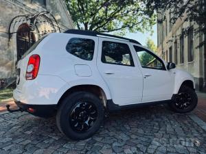 White Dacia Duster 2013 in Cesis, with an engine capacity of 1.50 L and mileage of 0 thousand km for 6900 €, photo 7 on AUTOMOTO.COM.LV