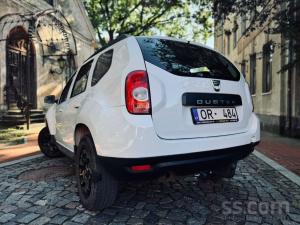 White Dacia Duster 2013 in Cesis, with an engine capacity of 1.50 L and mileage of 0 thousand km for 6900 €, photo 8 on AUTOMOTO.COM.LV