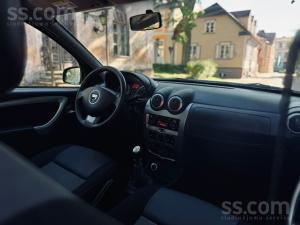 White Dacia Duster 2013 in Cesis, with an engine capacity of 1.50 L and mileage of 0 thousand km for 6900 €, photo 14 on AUTOMOTO.COM.LV