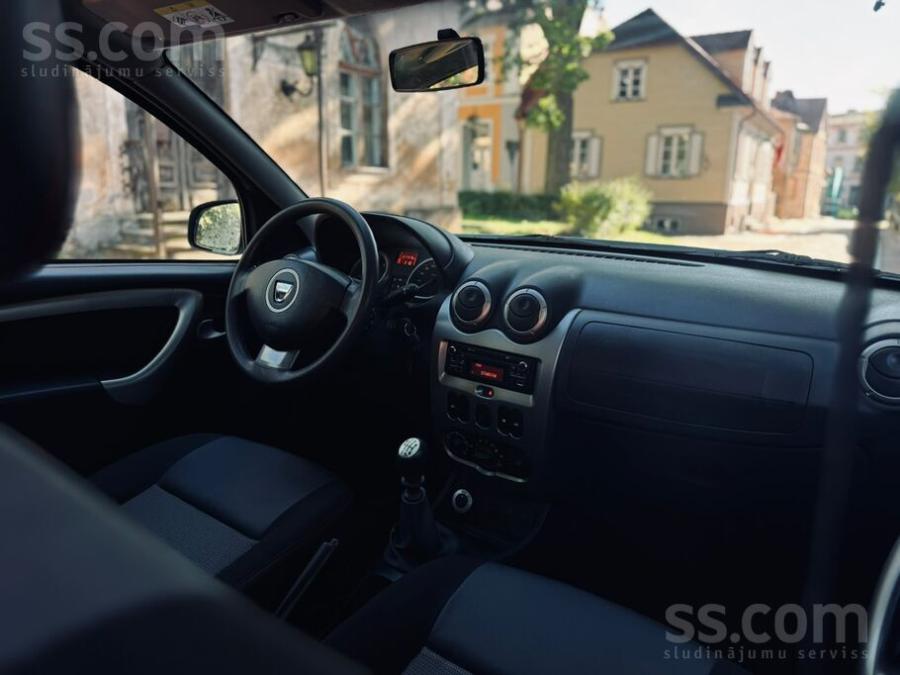 White Dacia Duster 2013 in Cesis, with an engine capacity of 1.50 L and mileage of 0 thousand km for 6900 €, photo 14 on AUTOMOTO.COM.LV