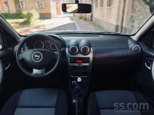 White Dacia Duster 2013 in Cesis, with an engine capacity of 1.50 L and mileage of 0 thousand km for 6900 €, photo 15 on AUTOMOTO.COM.LV