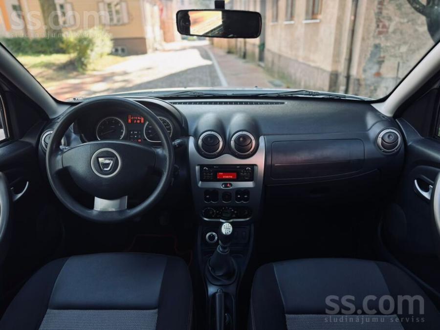 White Dacia Duster 2013 in Cesis, with an engine capacity of 1.50 L and mileage of 0 thousand km for 6900 €, photo 15 on AUTOMOTO.COM.LV