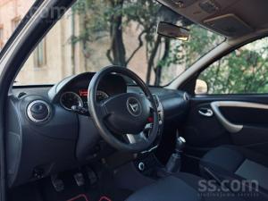 White Dacia Duster 2013 in Cesis, with an engine capacity of 1.50 L and mileage of 0 thousand km for 6900 €, photo 21 on AUTOMOTO.COM.LV