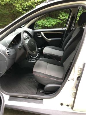 White Dacia Duster 2013 in Marijampole, with an engine capacity of 1.60 L and mileage of 295 thousand km for 4700 €, photo 7 on AUTOMOTO.COM.LV