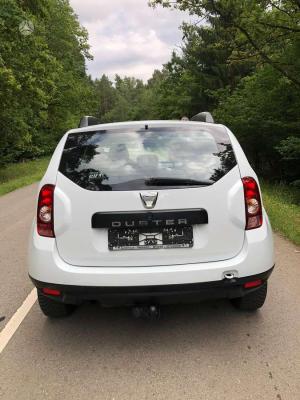 White Dacia Duster 2013 in Marijampole, with an engine capacity of 1.60 L and mileage of 295 thousand km for 4700 €, photo 11 on AUTOMOTO.COM.LV