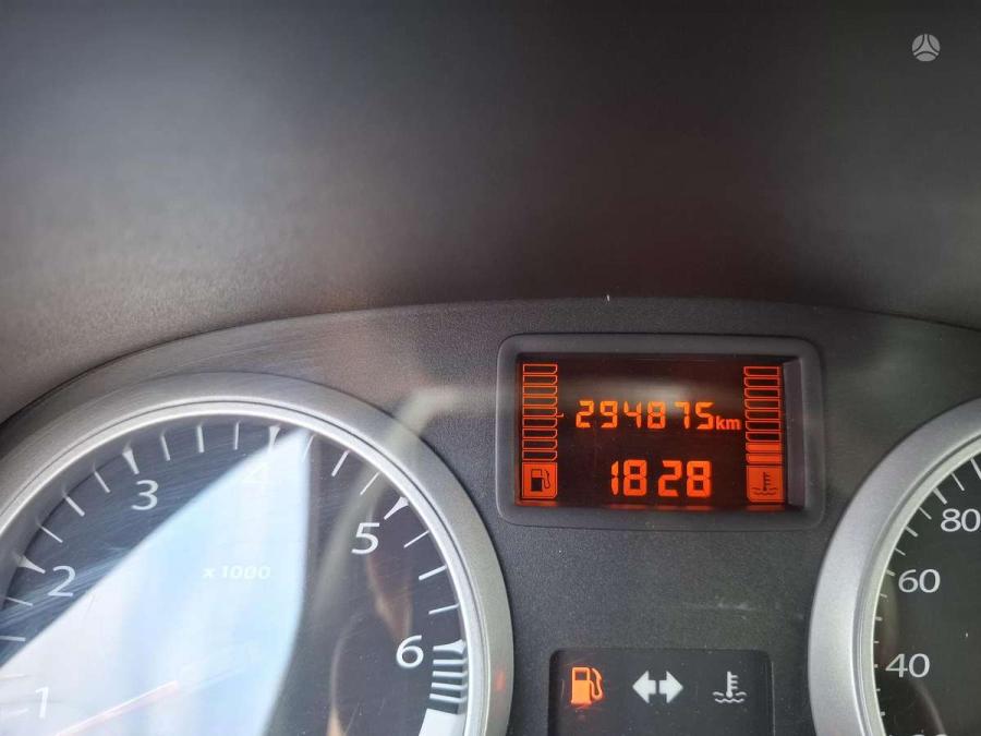 White Dacia Duster 2013 in Marijampole, with an engine capacity of 1.60 L and mileage of 295 thousand km for 4700 €, photo 14 on AUTOMOTO.COM.LV