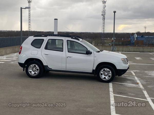 Белый Дачия Duster 2014 в Таллин, объемом двигателя 1.50 л и пробегом 250 тыс. км за 4490 €, фото 6 на AUTOMOTO.COM.LV