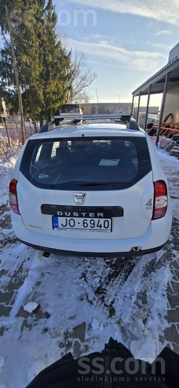 White Dacia Duster 2014 in Riga, with an engine capacity of 1.50 L and mileage of 282 thousand km for 3700 €, photo 4 on AUTOMOTO.COM.LV