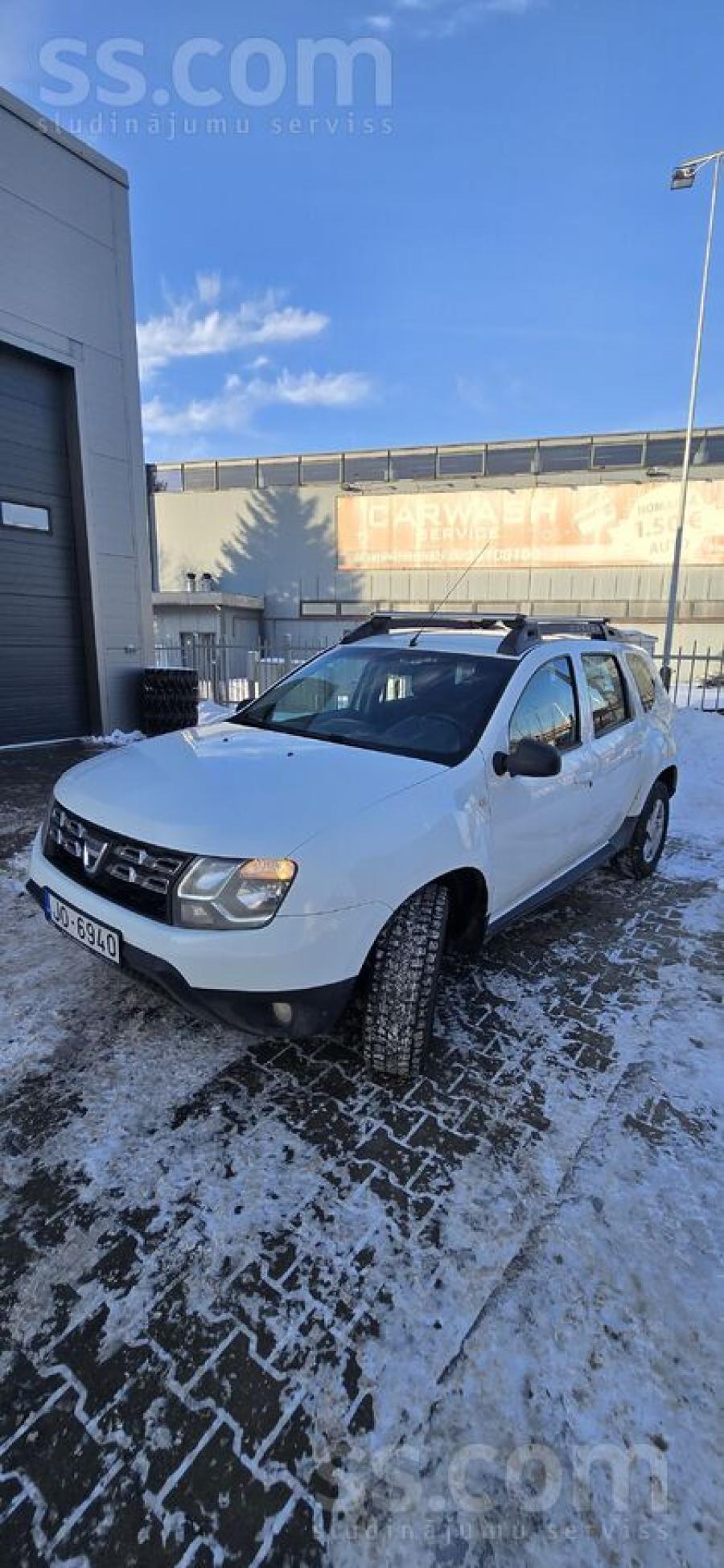 White Dacia Duster 2014 in Riga, with an engine capacity of 1.50 L and mileage of 282 thousand km for 3700 €, photo 5 on AUTOMOTO.COM.LV