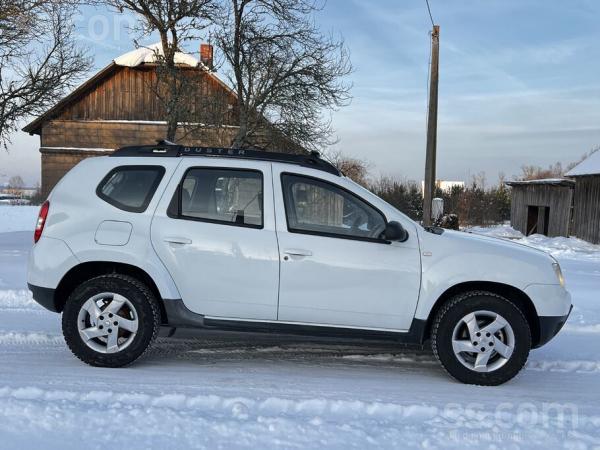 White Dacia Duster 2014 in Valmiera, with an engine capacity of 1.50 L and mileage of 282 thousand km for 4750 €, photo 3 on AUTOMOTO.COM.LV