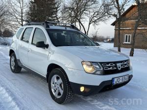Balts Dacia Duster 2014 Valmiera, ar dzinēja tilpumu 1.50 L un nobraukumu 282 tūkst. km par 4750 €, foto 4 vietnē AUTOMOTO.COM.LV