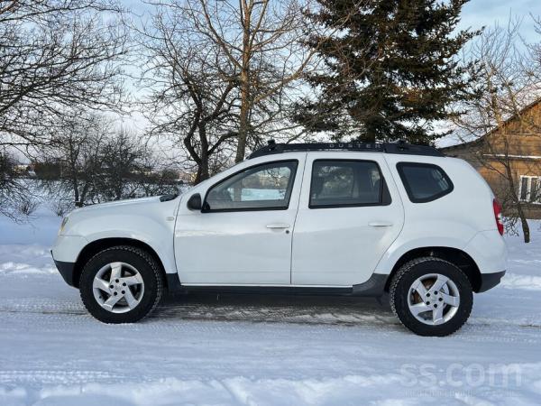 White Dacia Duster 2014 in Valmiera, with an engine capacity of 1.50 L and mileage of 282 thousand km for 4750 €, photo 9 on AUTOMOTO.COM.LV