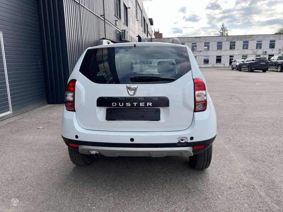 Balts Dacia Duster 2014 Alīta, ar dzinēja tilpumu 1.46 L un nobraukumu 280 tūkst. km par 3350 €, foto 8 vietnē AUTOMOTO.COM.LV