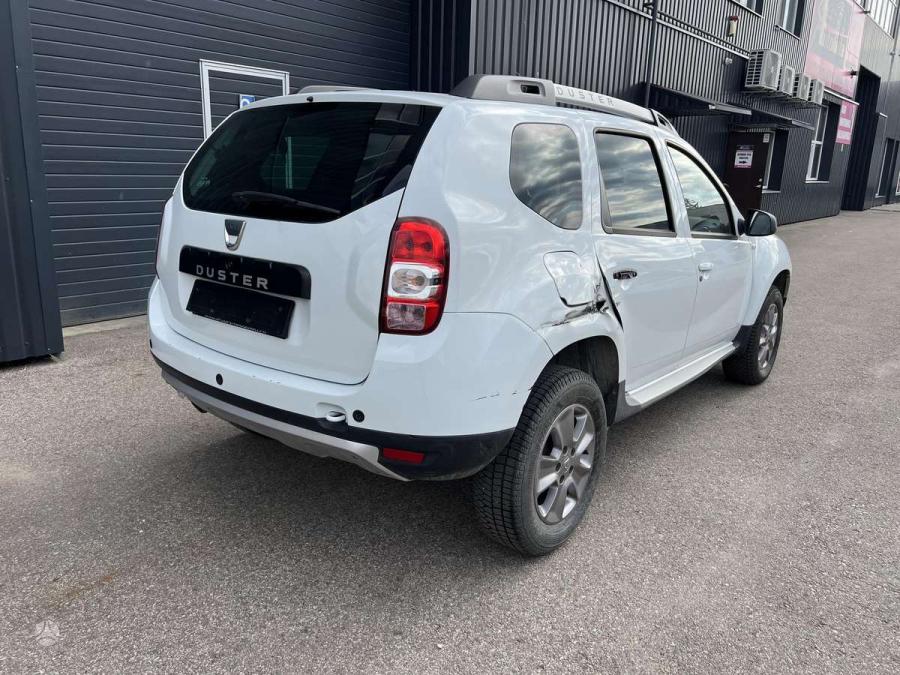 Balts Dacia Duster 2014 Alīta, ar dzinēja tilpumu 1.46 L un nobraukumu 280 tūkst. km par 3350 €, foto 9 vietnē AUTOMOTO.COM.LV